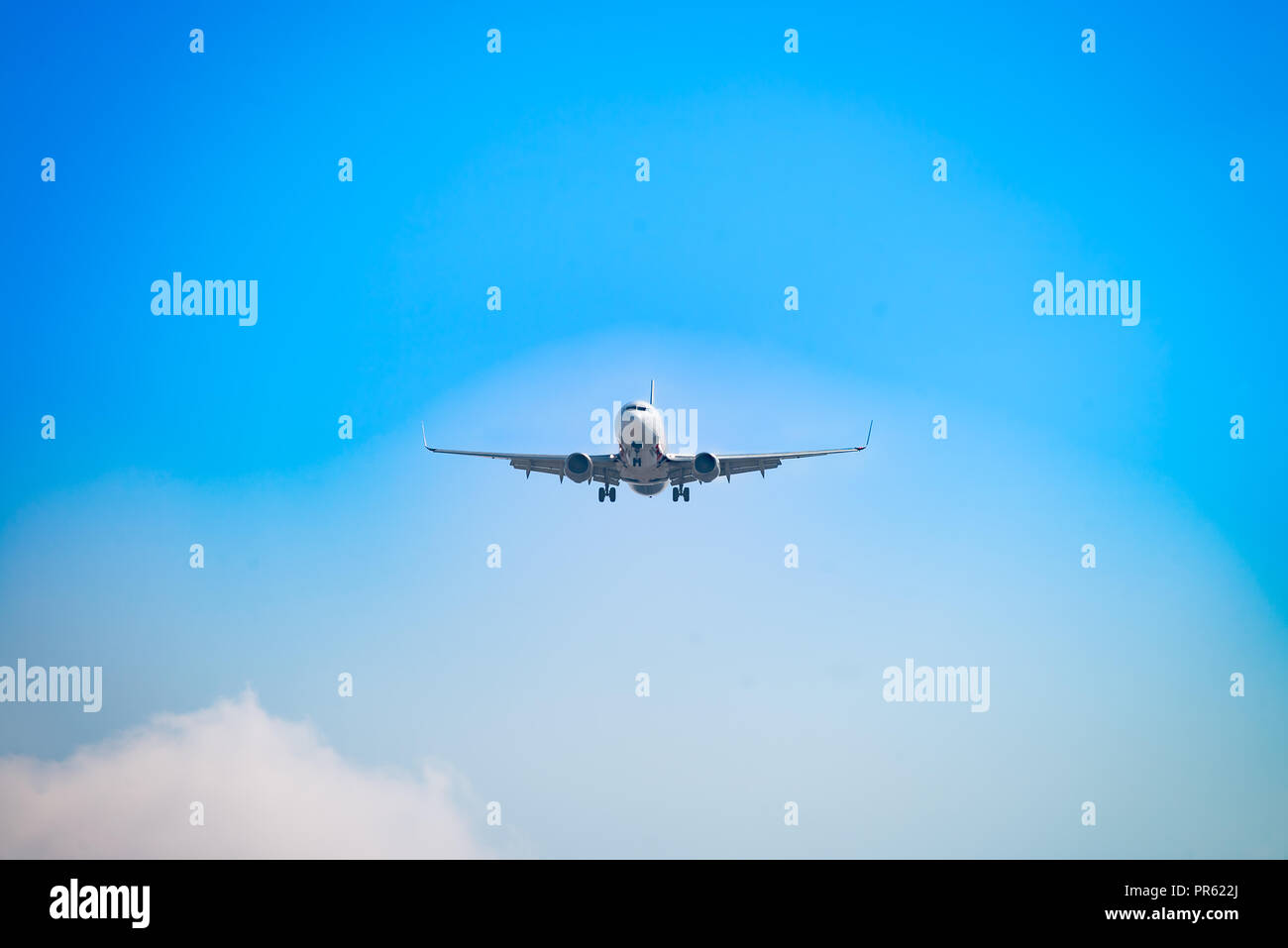 Airplane landing gear landing close hi-res stock photography and images ...