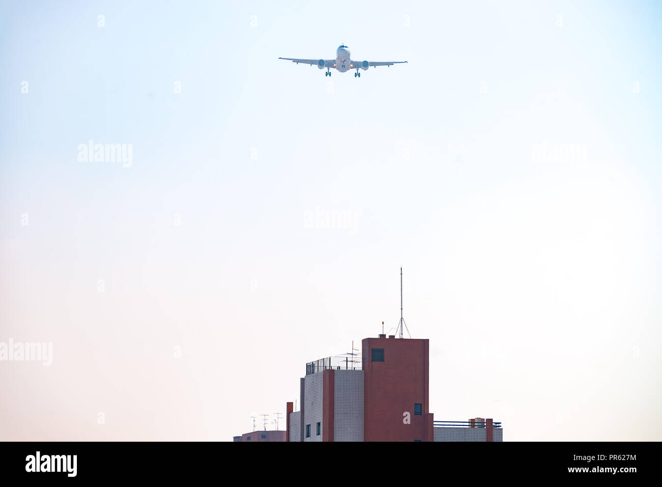 See through buildings hi-res stock photography and images - Alamy