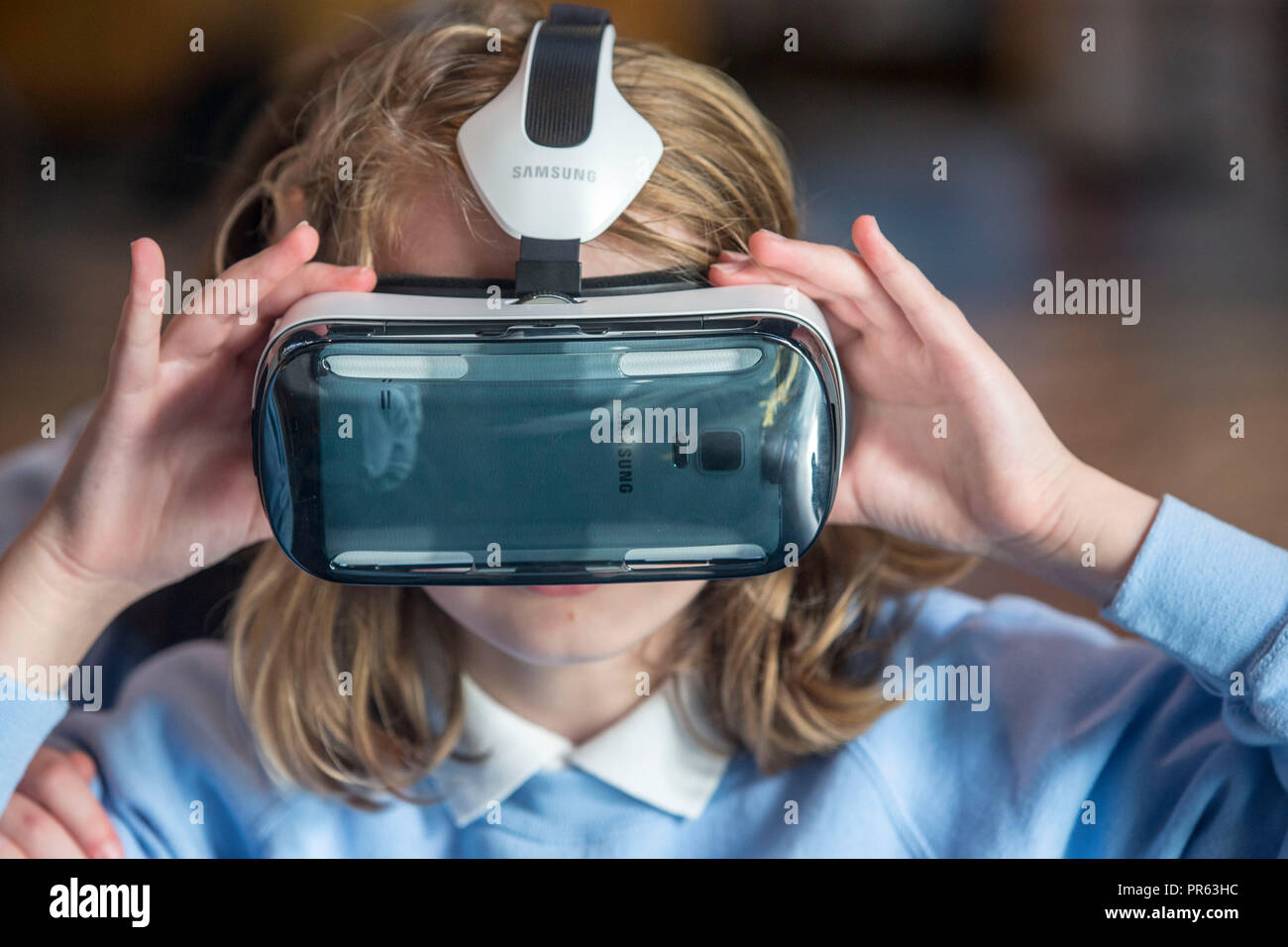 Children using VR headsets Stock Photo - Alamy