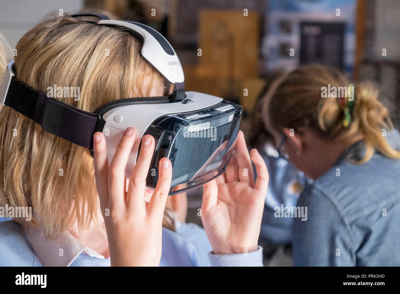 Children using VR headsets Stock Photo - Alamy