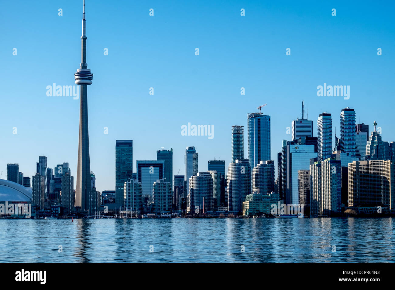 The skyline of downtown Toronto from Centre Island looking across Lake ...