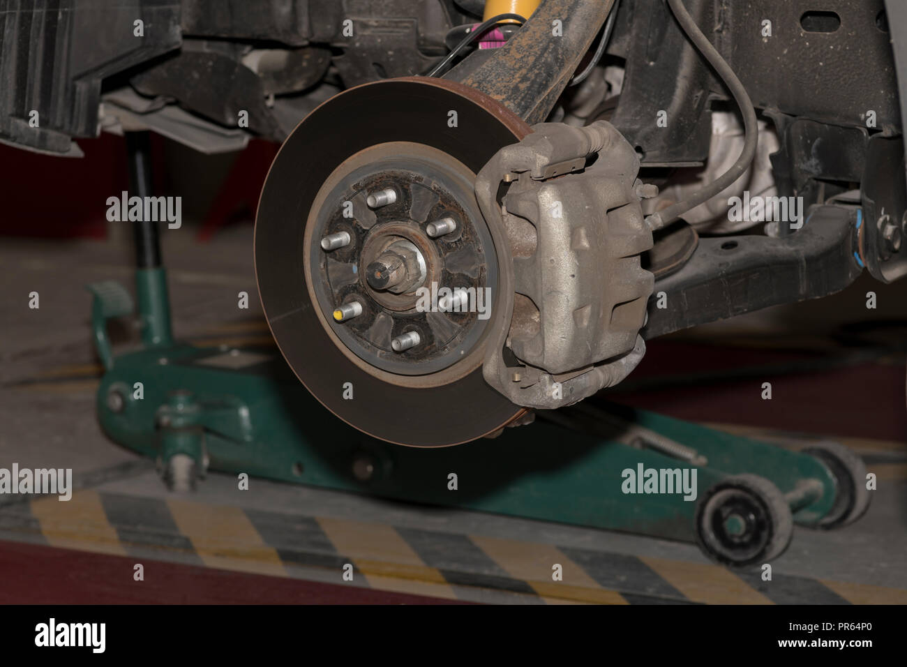 Changing brake disc hi-res stock photography and images - Alamy