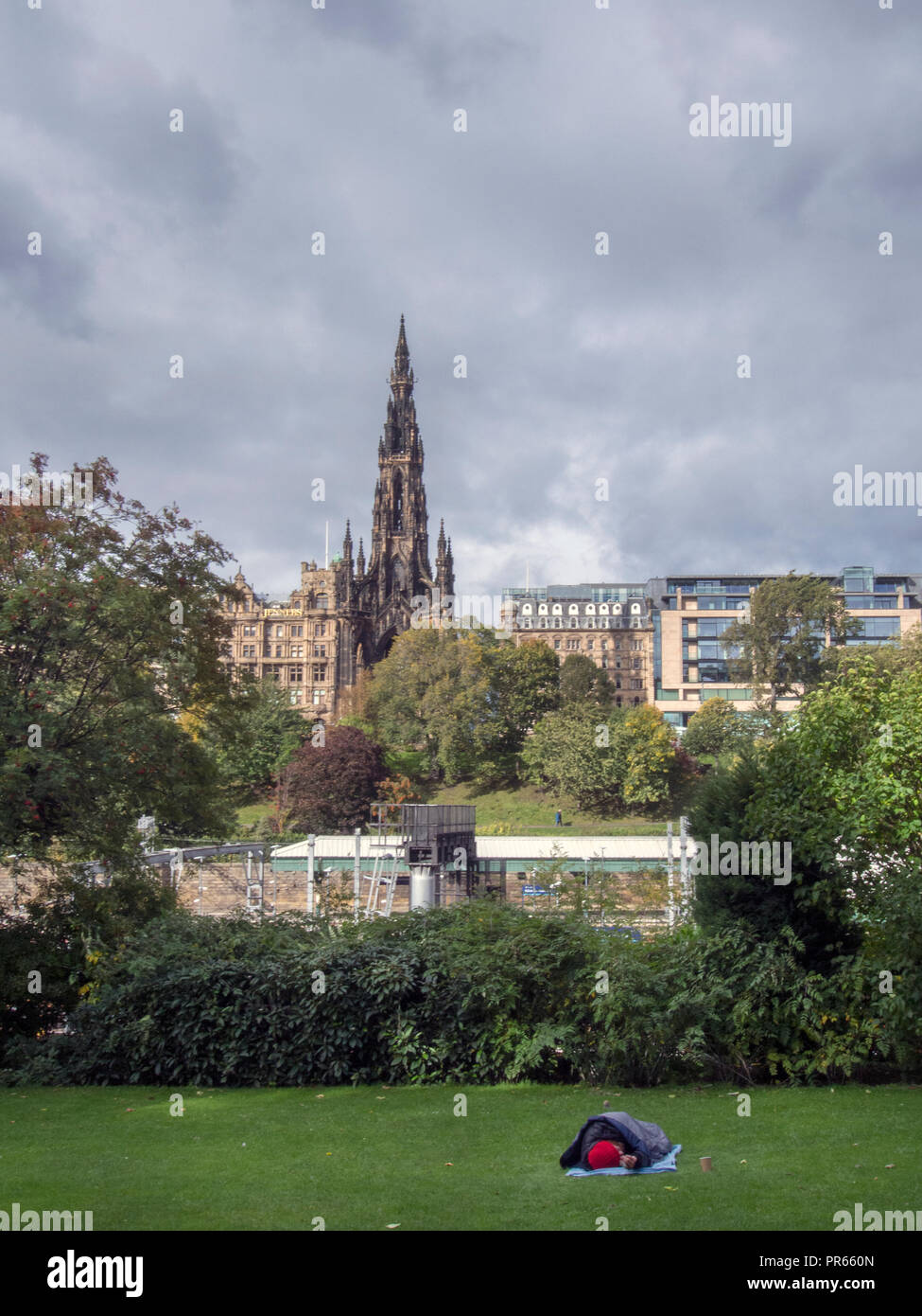 EDINBURGH, SCOTLAND - SEPTEMBER 27th 2018: A homeless man sleeping in ...