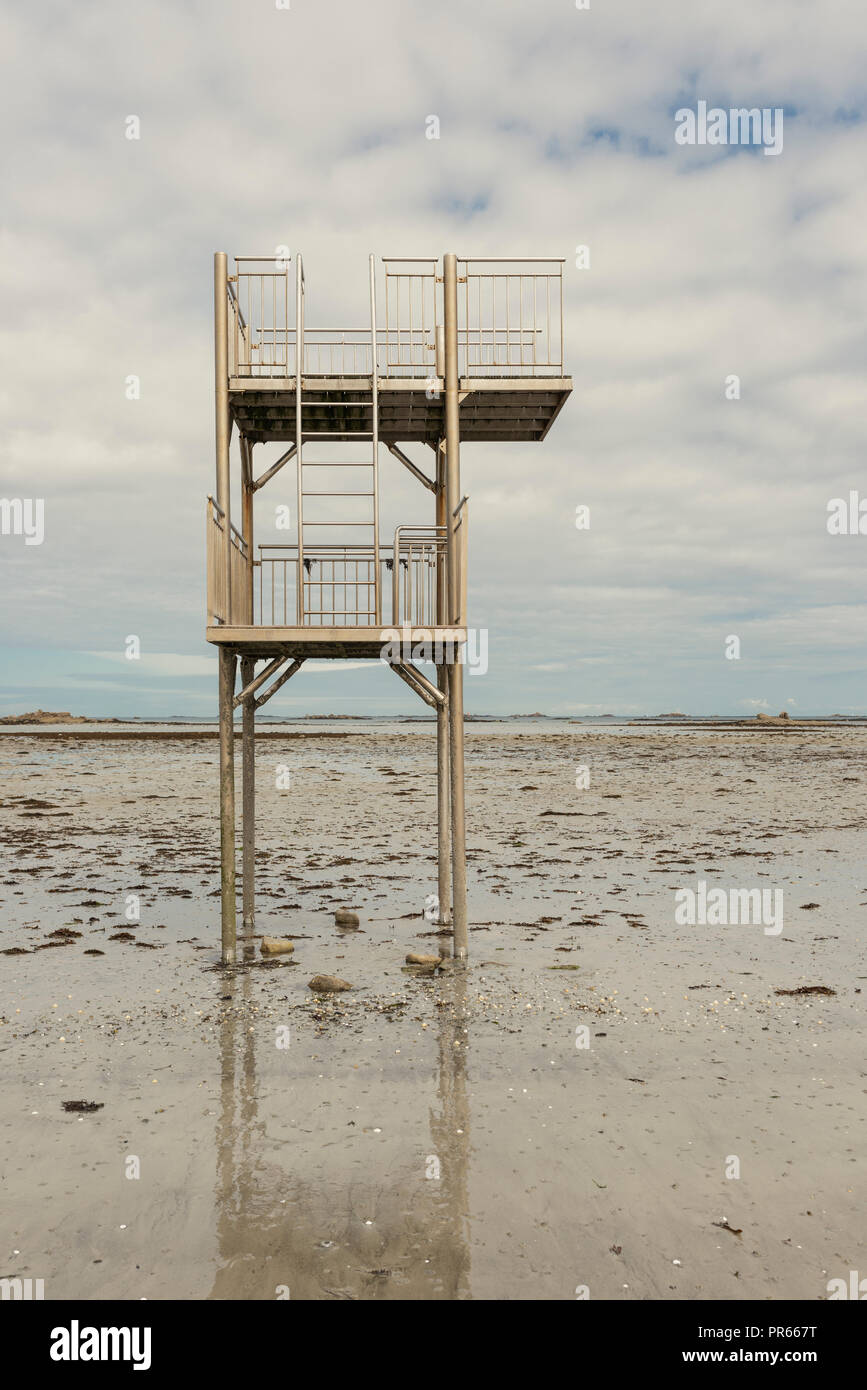 Lifeguard lookout tower hi-res stock photography and images - Alamy