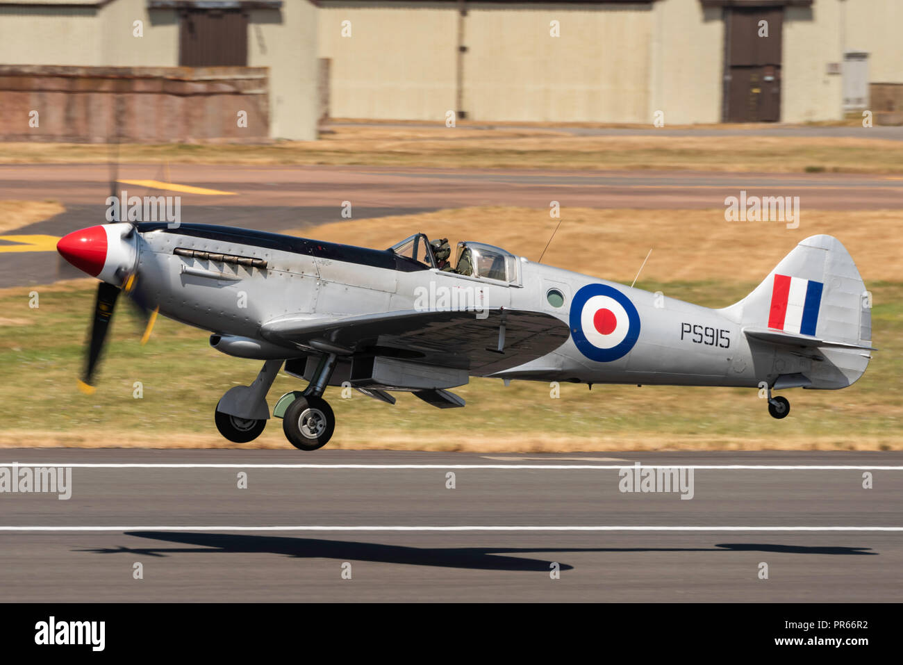 Spitfire ps915 hi-res stock photography and images - Alamy