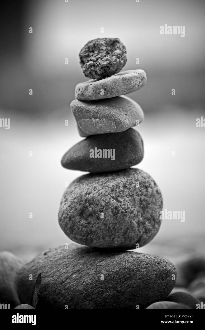 Delicate balance sculpture hi-res stock photography and images - Alamy