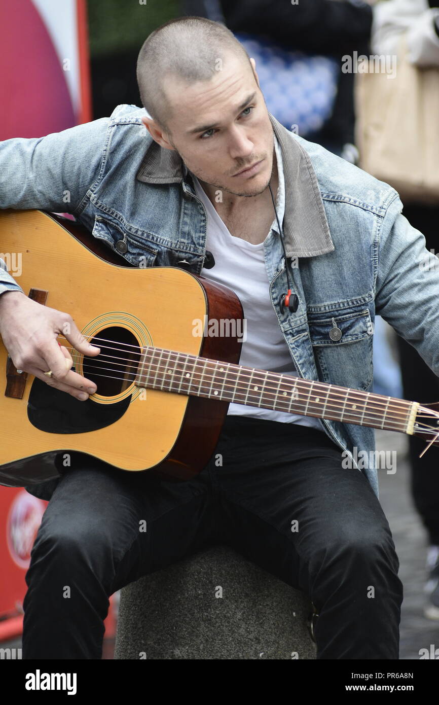 Everyday life in Scotland Edinburgh the capital city of scotland Stock ...