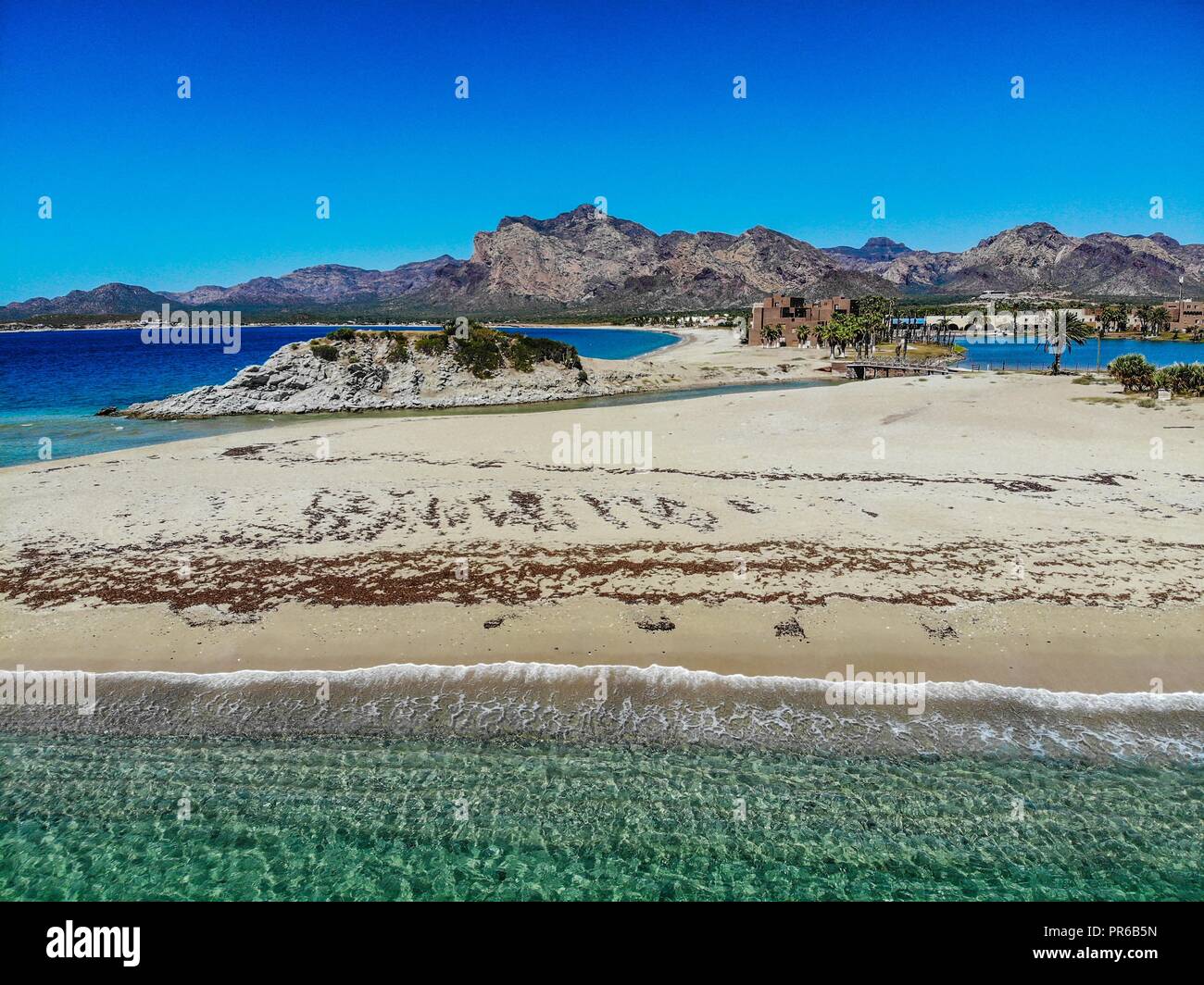 sand and beach water. Bay of San Carlos, Sonora, Mexico... arena y agua ...