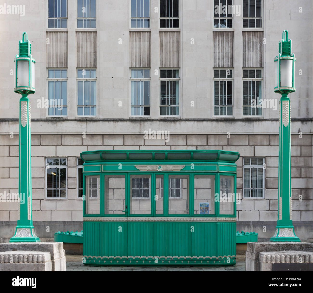 Mersey tunnel building hi-res stock photography and images - Alamy