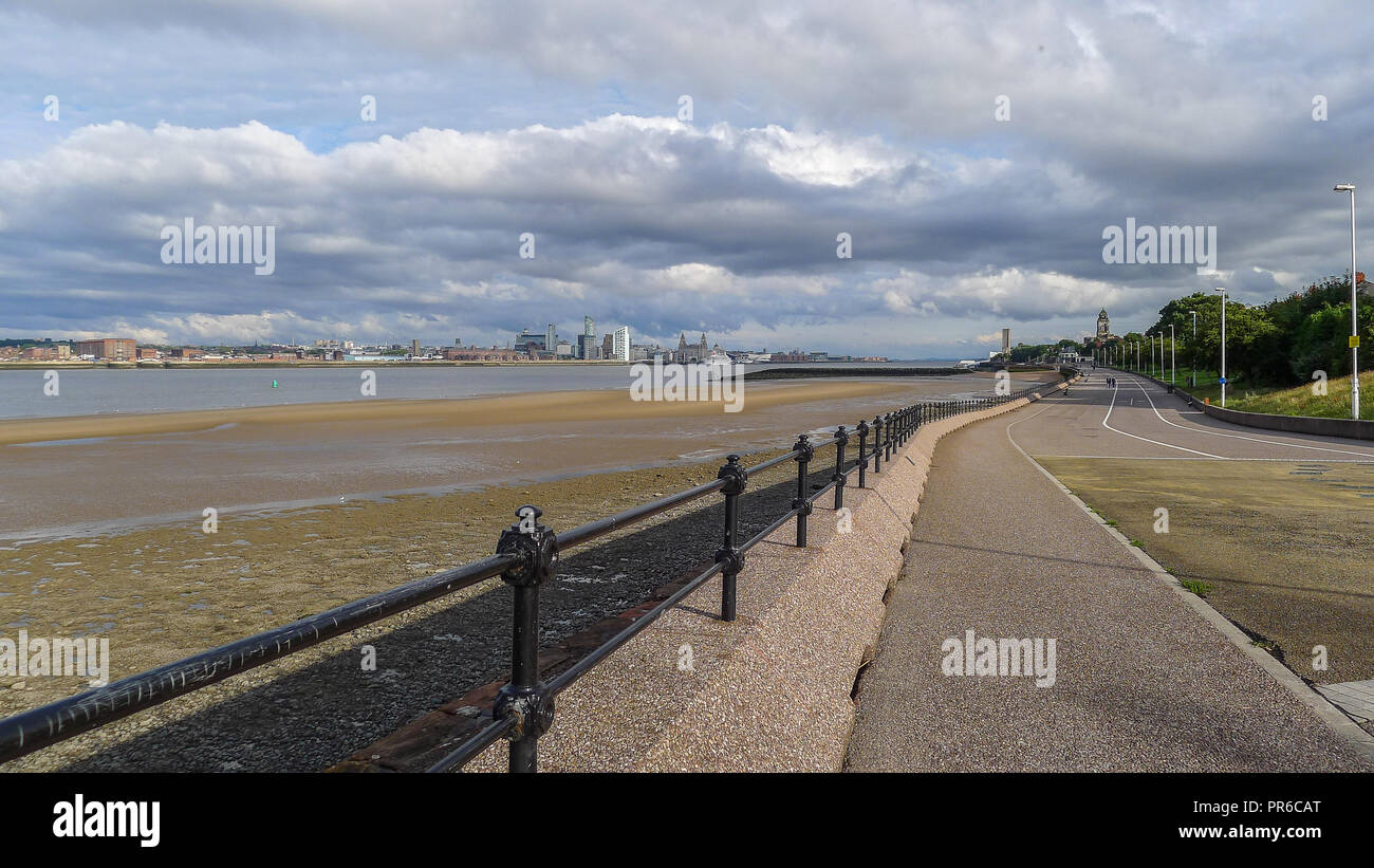 New brighton promenade hi-res stock photography and images - Alamy