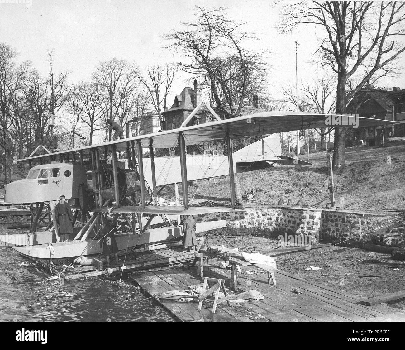 Flight quarters hi-res stock photography and images - Alamy