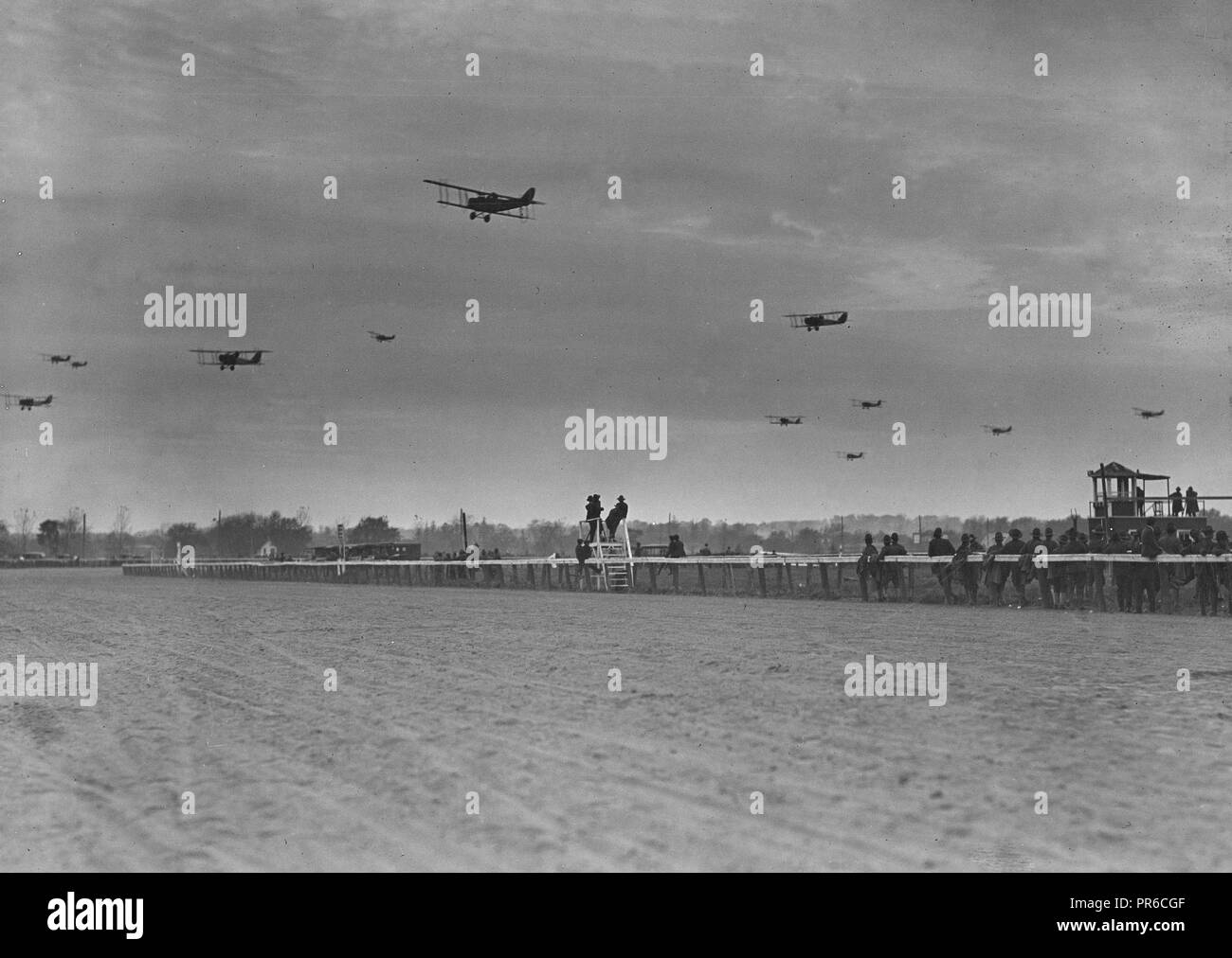 Battle formation hi-res stock photography and images - Alamy
