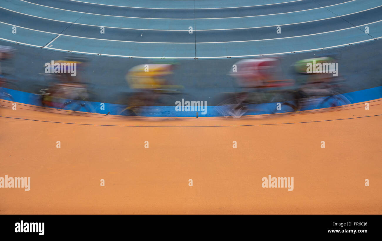 Slow track hi-res stock photography and images - Alamy