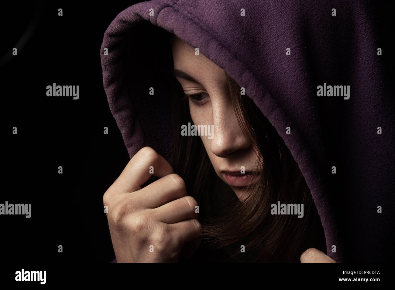 Scared caucasian teen girl hi-res stock photography and images - Alamy
