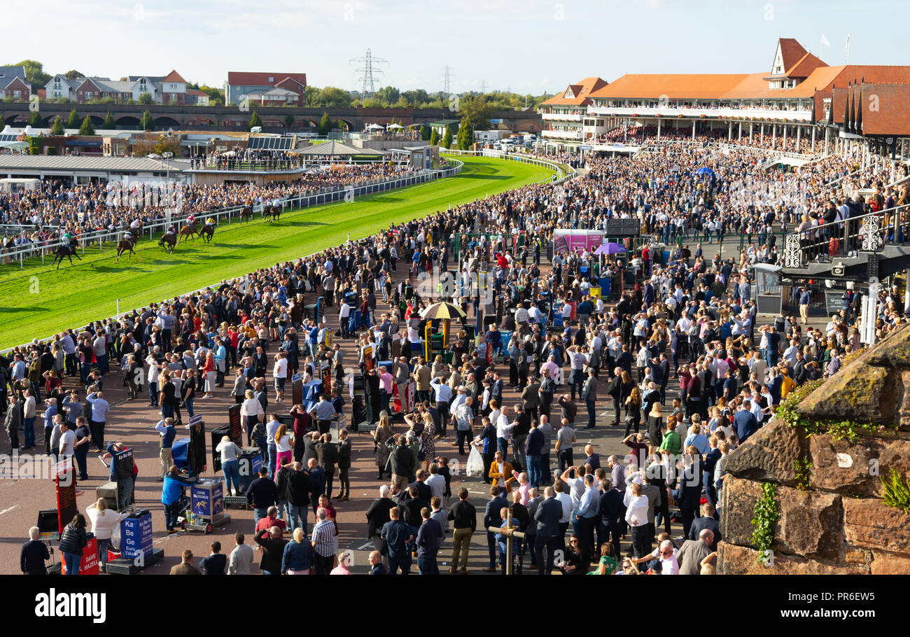 Chester racecourse hi-res stock photography and images - Alamy