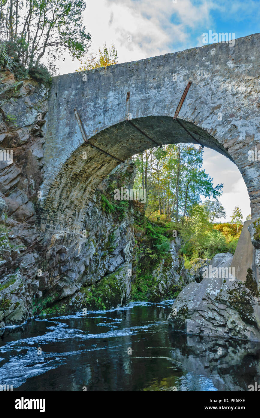 RIVER FINDHORN DULSIE BRIDGE MORAY SCOTLAND LOOKING UNDER THE MAIN ARCH ...