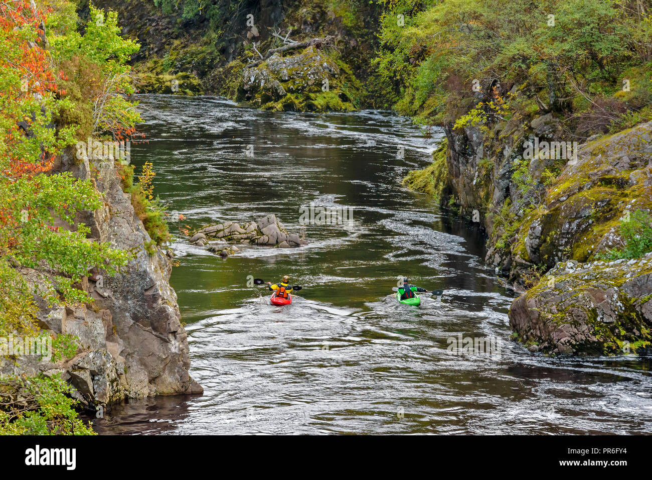 RIVER FINDHORN DULSIE BRIDGE MORAY SCOTLAND RED AND GREEN KAYAKS ...