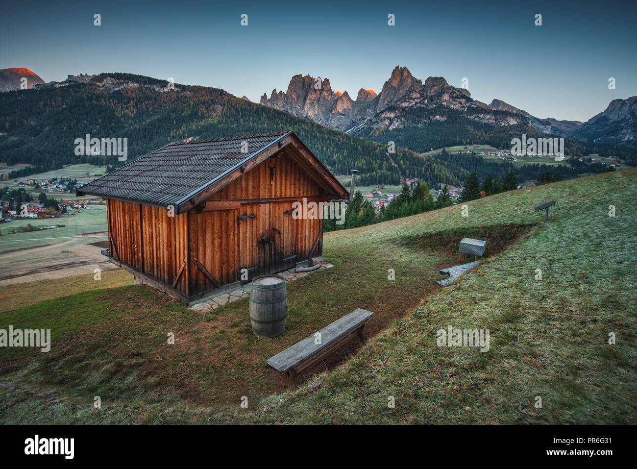 Mountain hut to the base of the Dolomites Stock Photo - Alamy