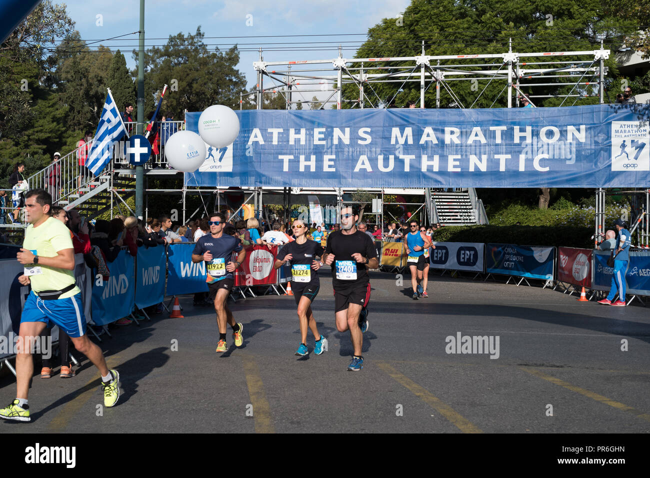 Crowd entering stadium hi-res stock photography and images - Alamy