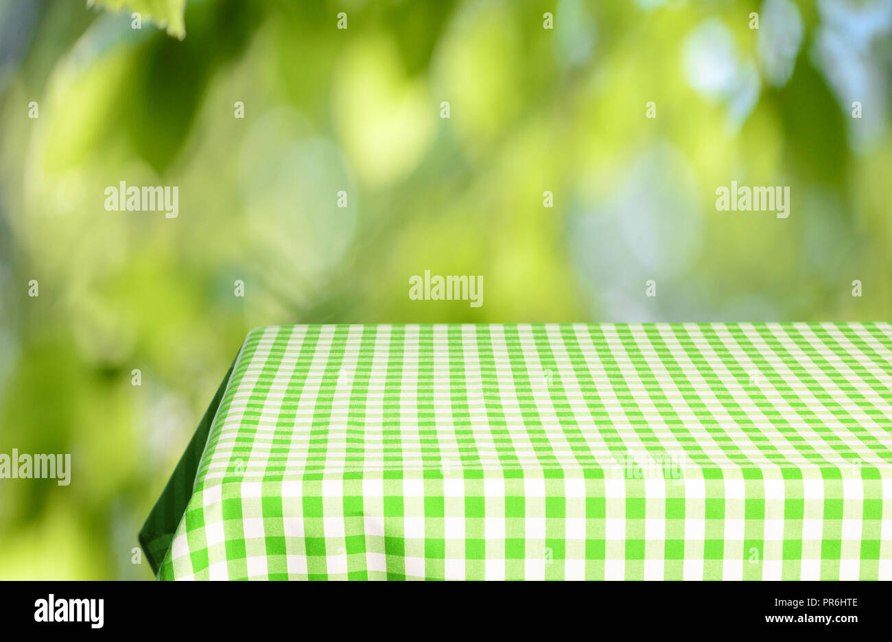 Empty table background Stock Photo - Alamy