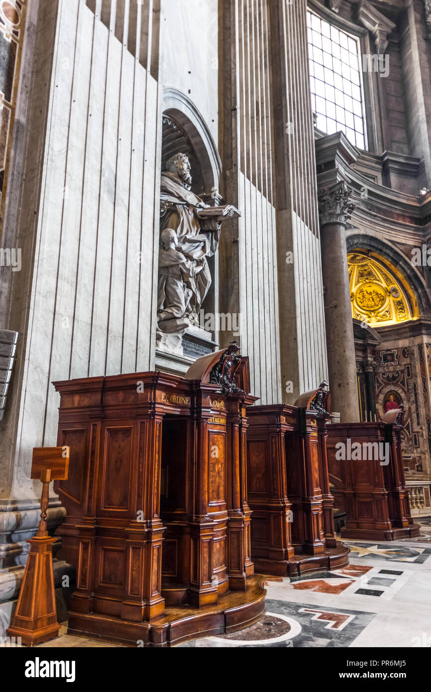 Confessionals in st peters basilica hi-res stock photography and images ...
