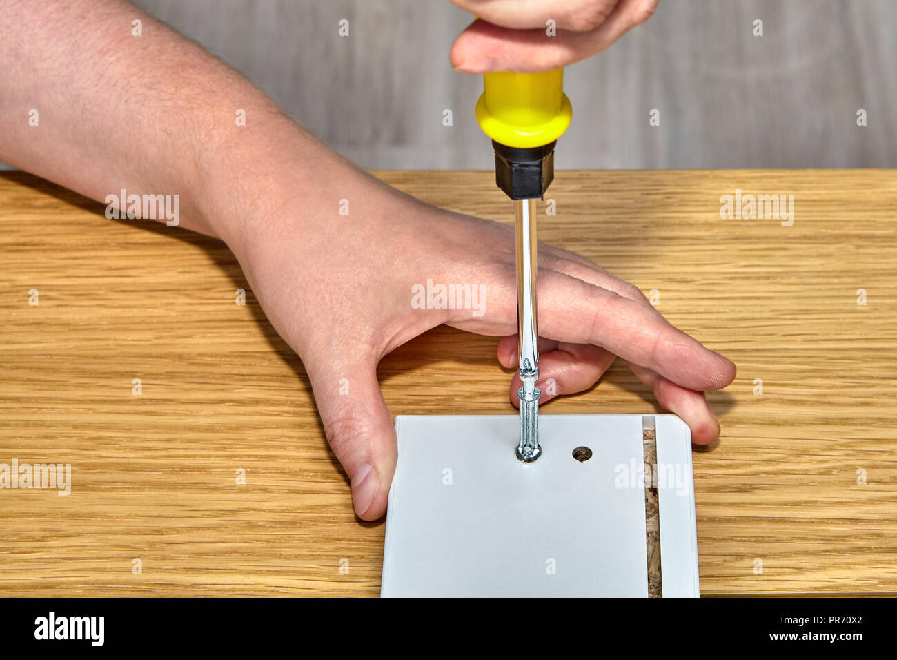 Furniture connecting fittings hi-res stock photography and images - Alamy