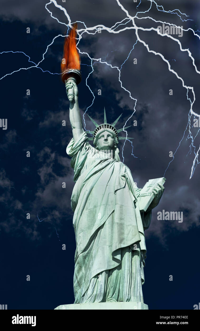 Statue of Liberty in a lightning storm Stock Photo - Alamy