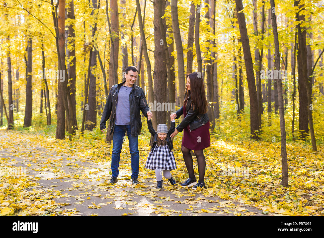 Children, nature and family concept - Portrait of happy family over ...