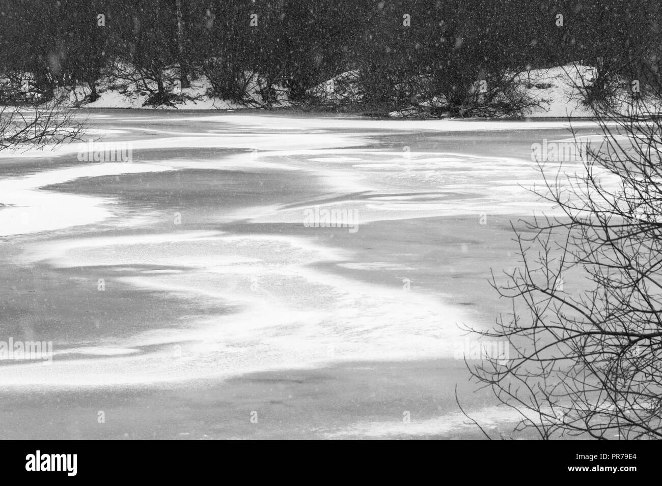 Freezing ice uk Black and White Stock Photos & Images - Alamy