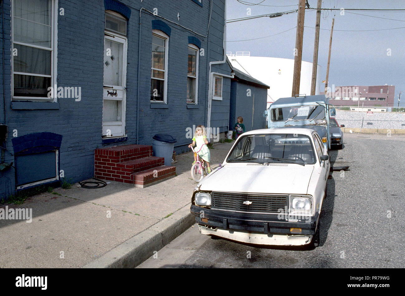 1990s urban neighborhood hi-res stock photography and images - Alamy