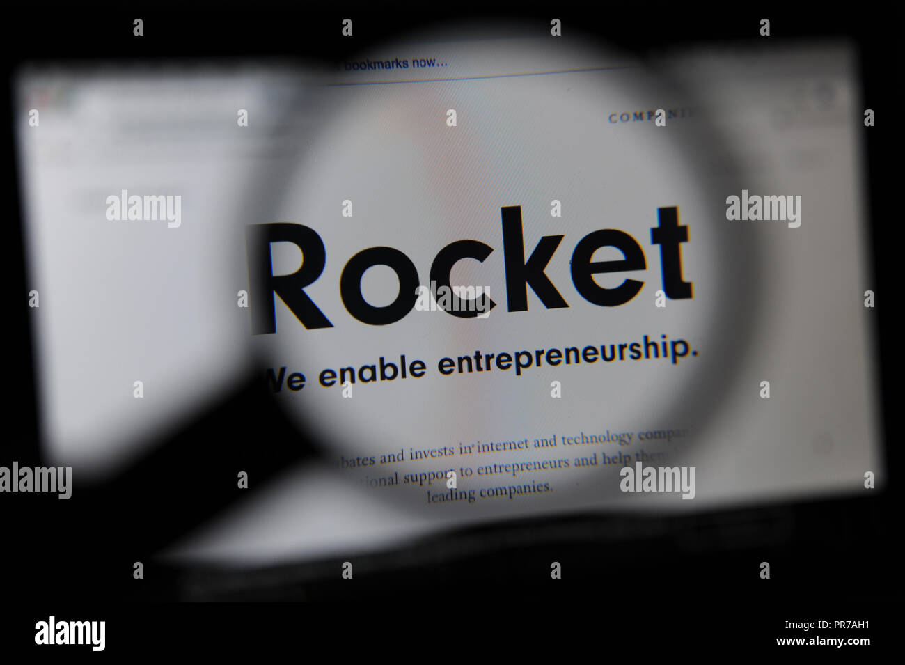 Internet logos hi-res stock photography and images - Alamy