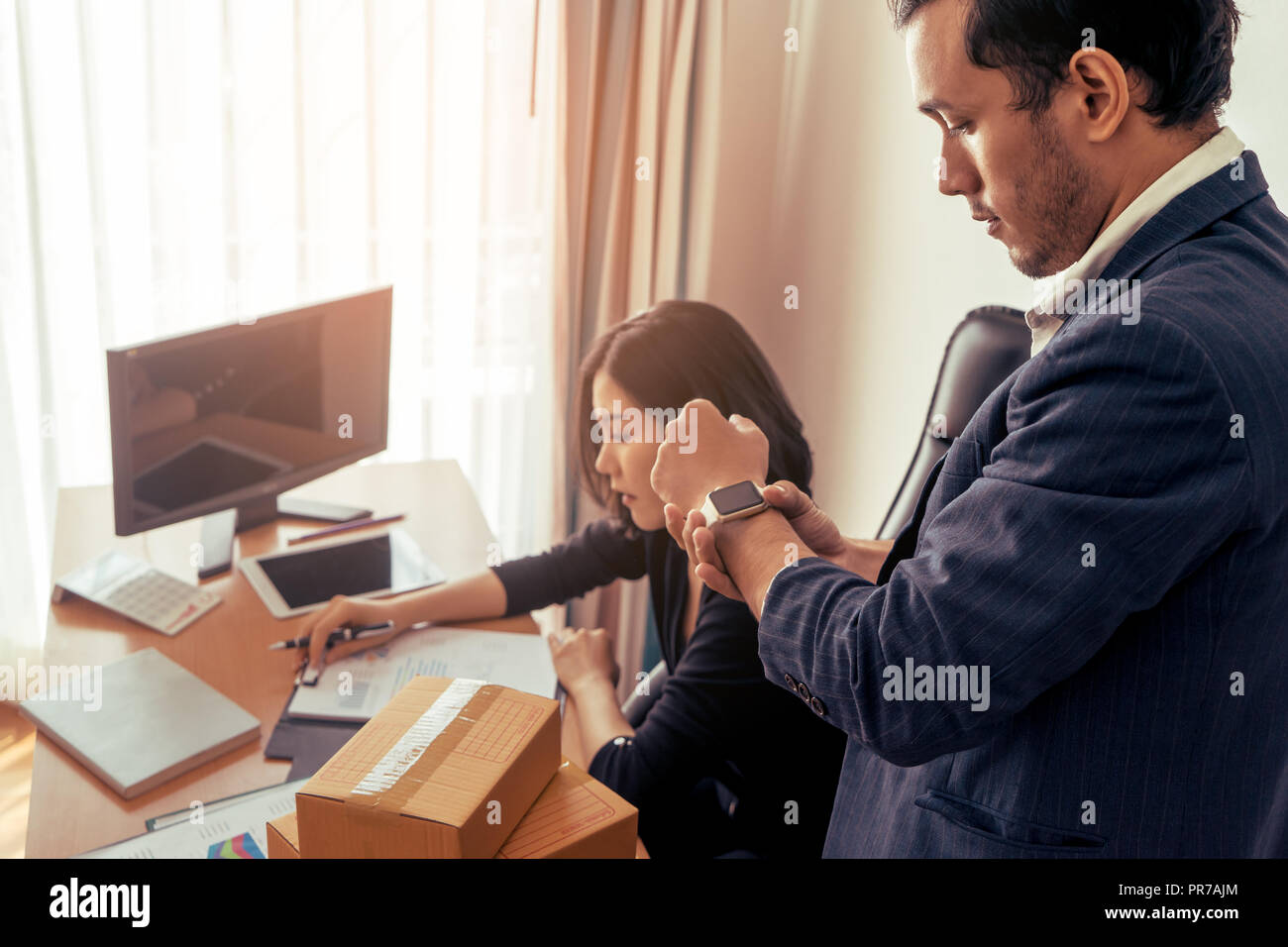 Female boss stress hi-res stock photography and images - Alamy