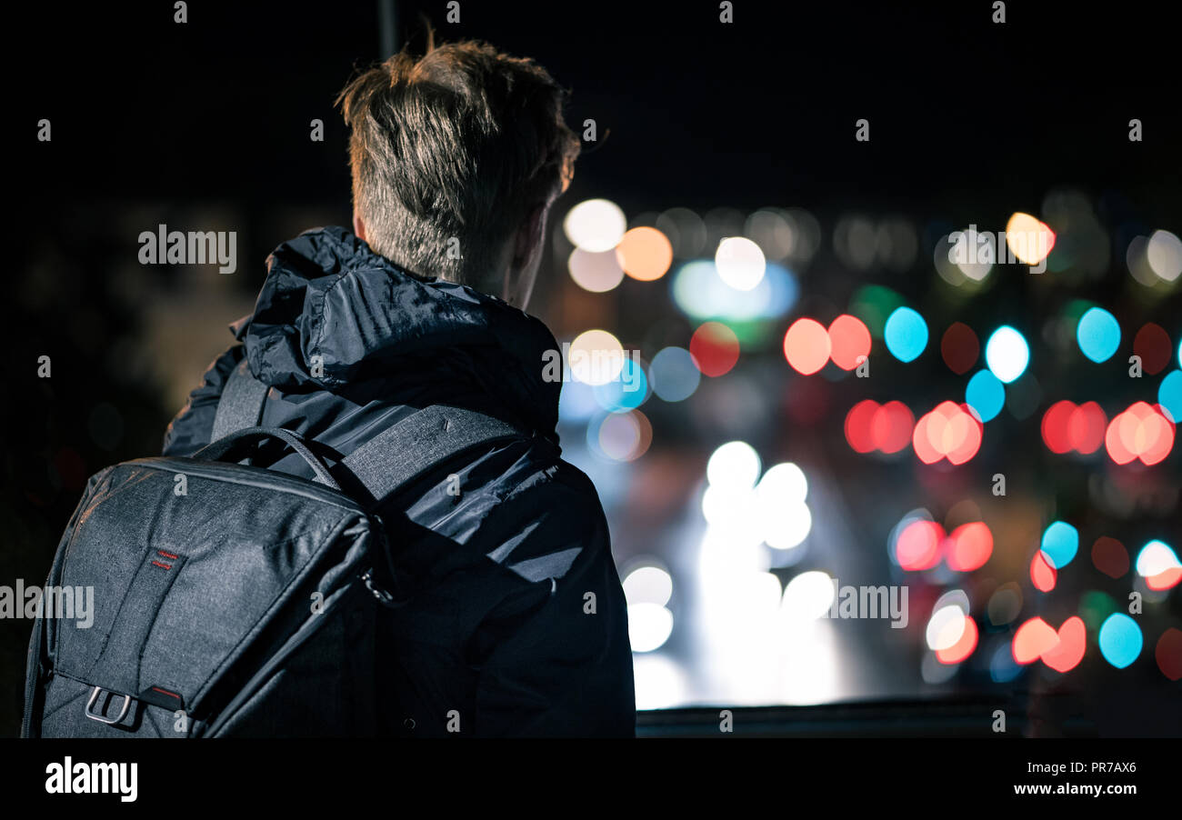Night city bokeh lights behind hi-res stock photography and images - Alamy