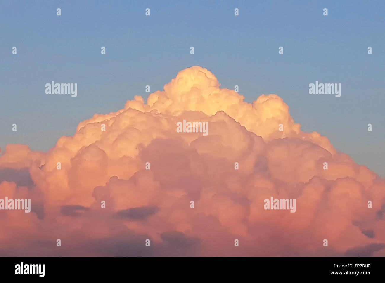 Red big cloud in the sky Stock Photo - Alamy