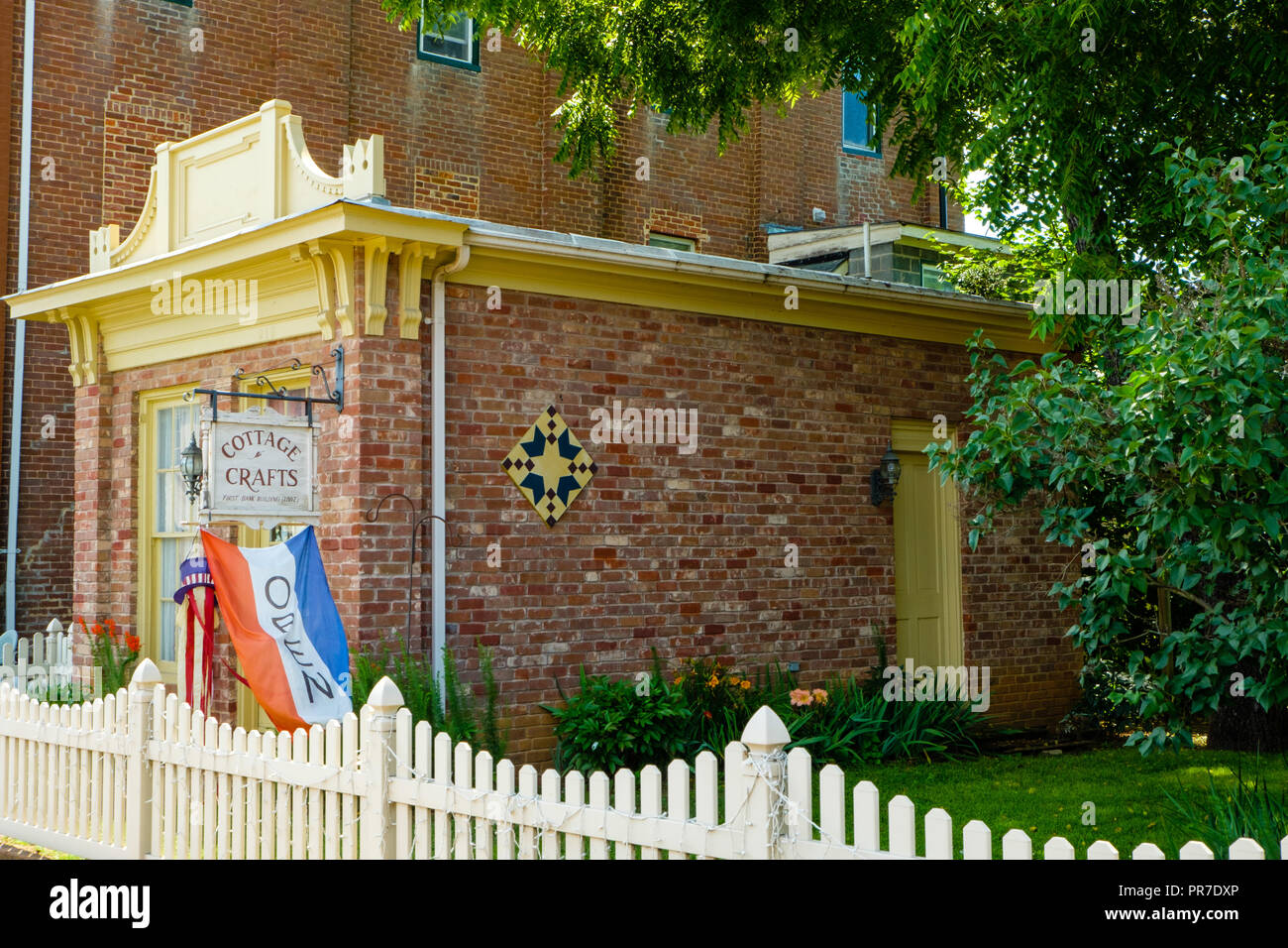 Historic converted bank building hi-res stock photography and images ...