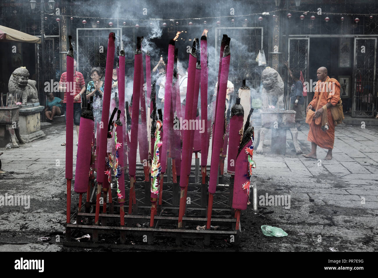 Giant incense sticks burning at Goddess of Mercy Temple, Penang ...