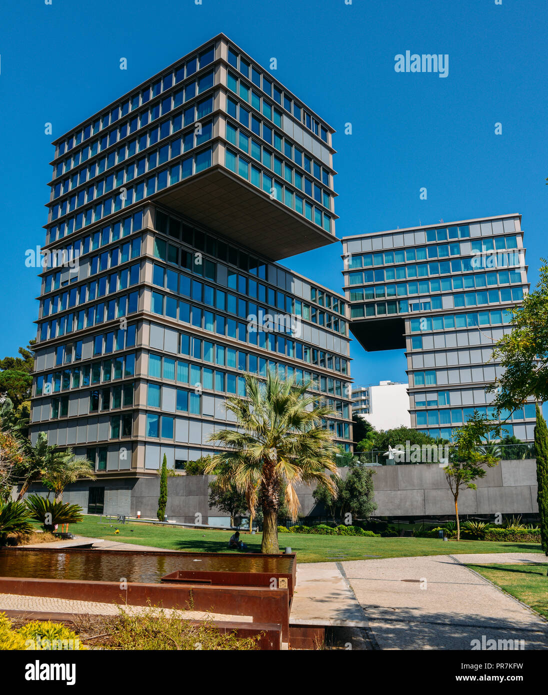 Avenida marginal parede hi-res stock photography and images - Alamy