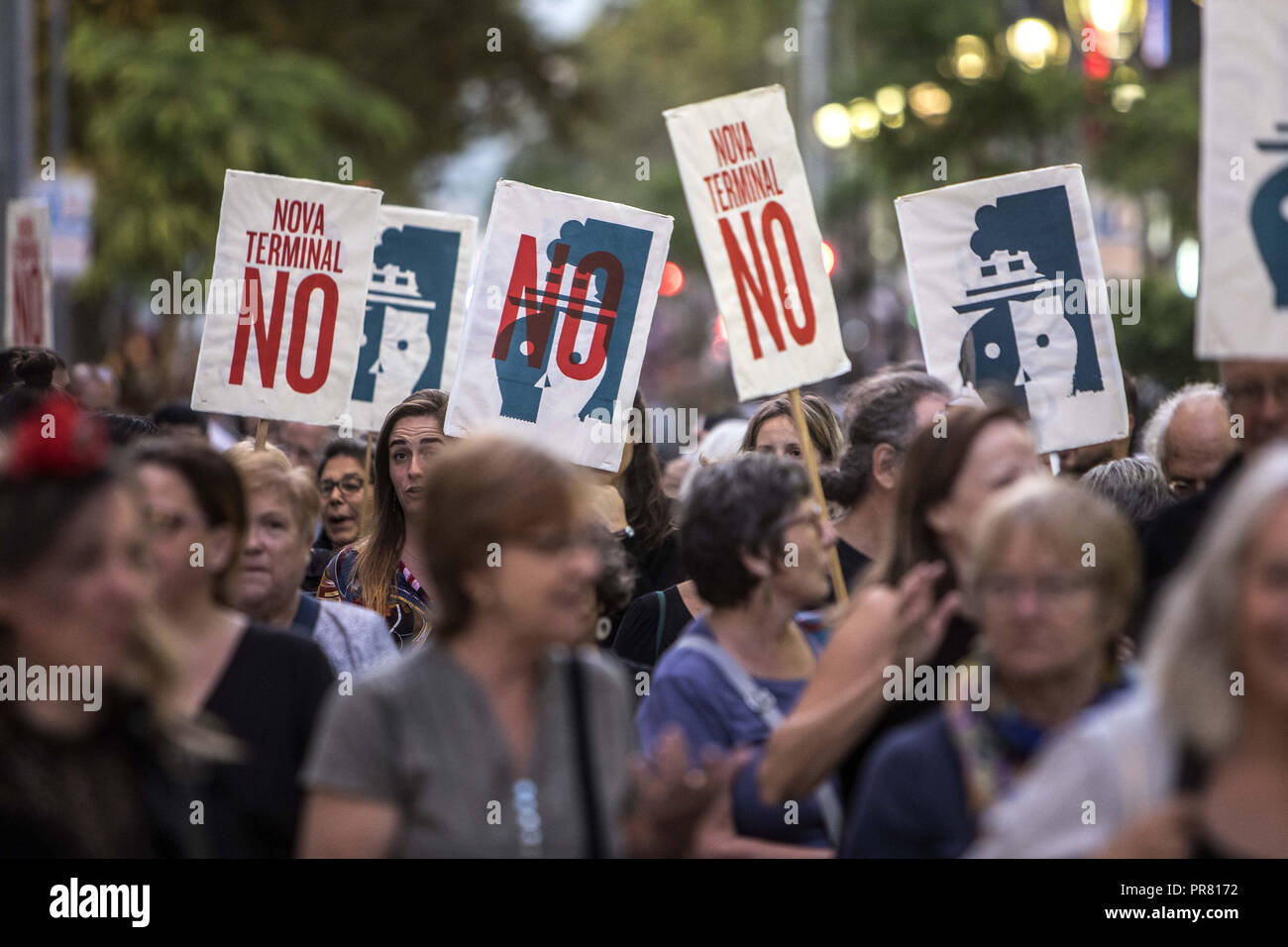 Barcelona, Barcelona, Spain. 27th Sep, 2018. Protesters seen holding ...