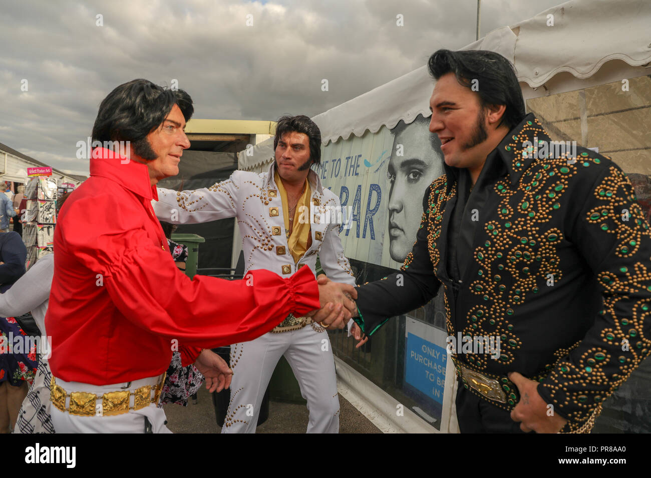 White suit elvis hi-res stock photography and images - Alamy