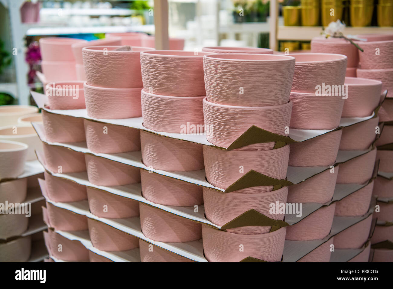 closeup of pink ceramics pots collection in store Stock Photo - Alamy