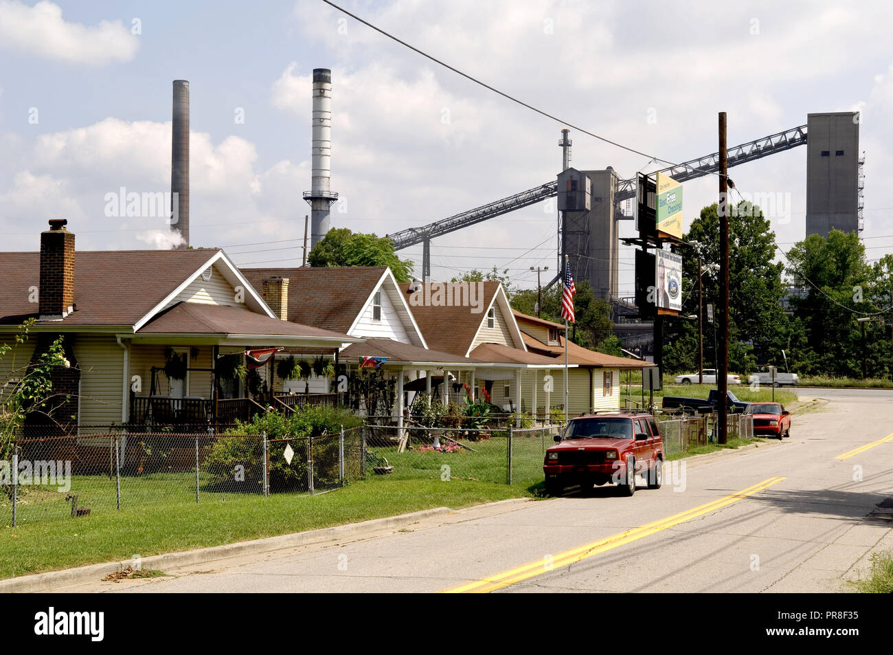 2007 - Factory located near a residential neighborhood Stock Photo - Alamy