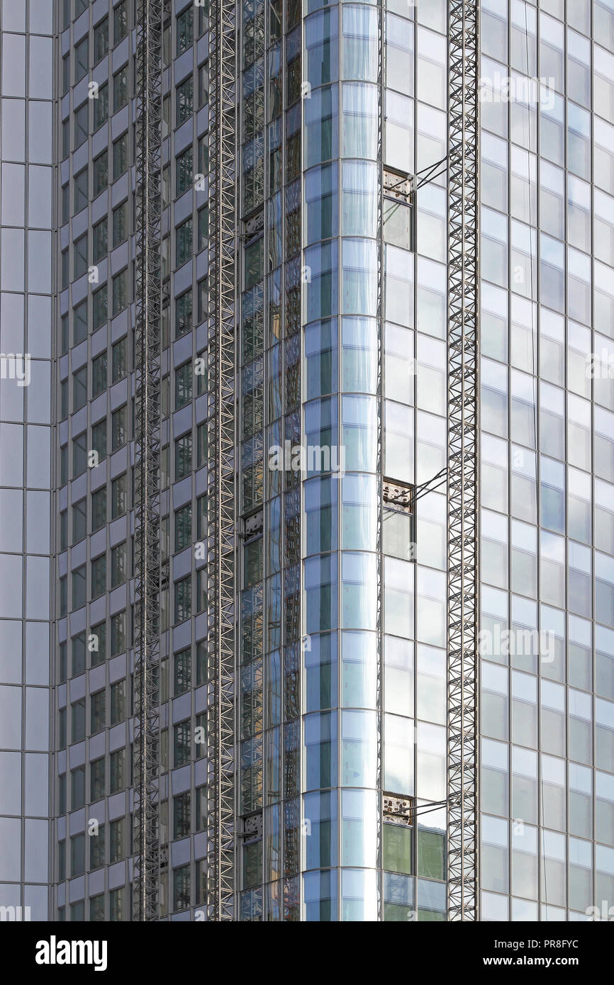 Scaffolding at glass skyscraper building during construction Stock ...