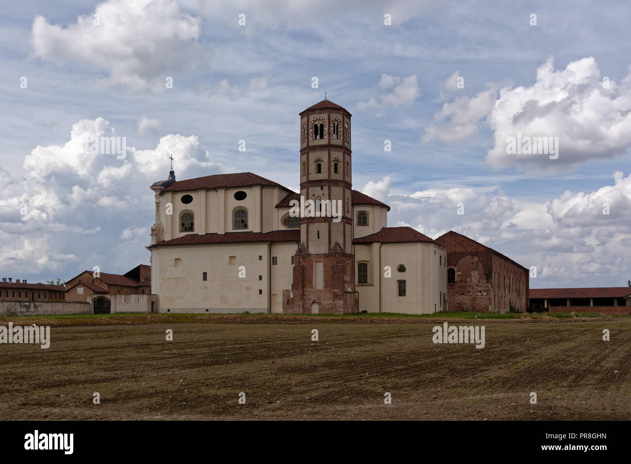 Abbazia di santa maria hi-res stock photography and images - Alamy