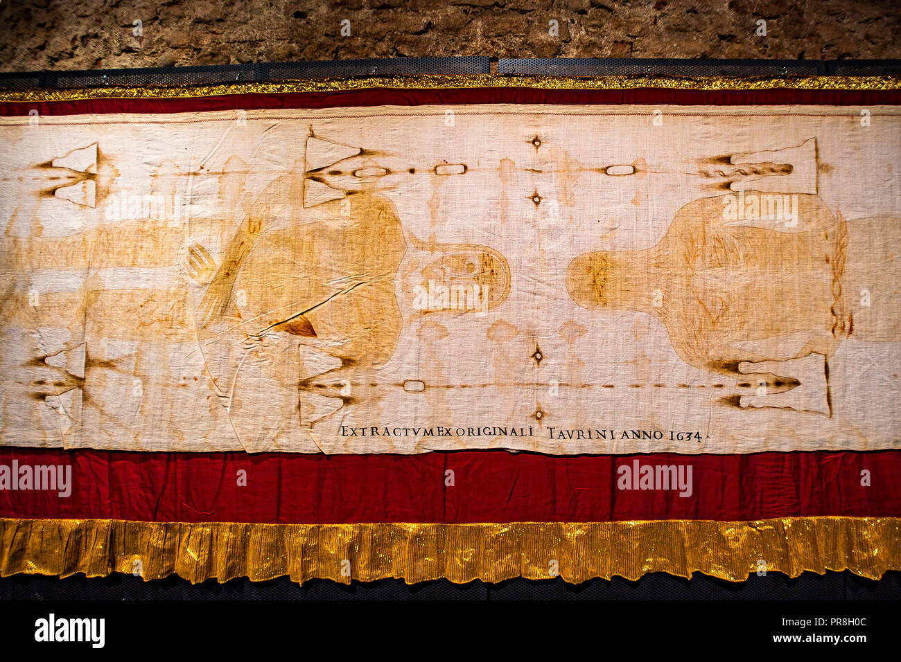 Italy Piedmont Turin Exhibition dedicated to the Shroud -Copy of the ...