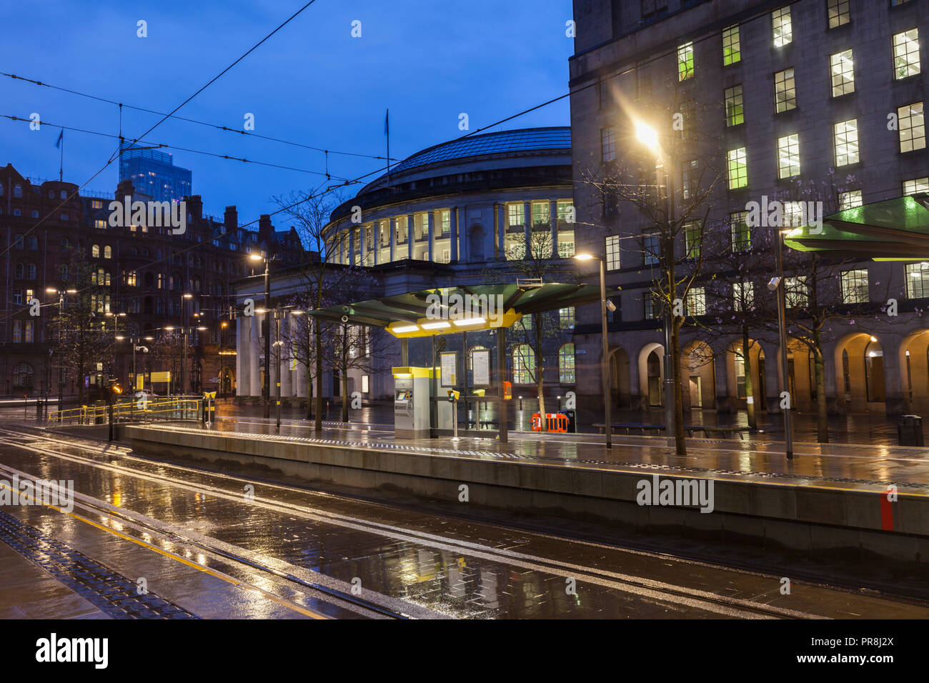 Manchester rain reflection hi-res stock photography and images - Alamy