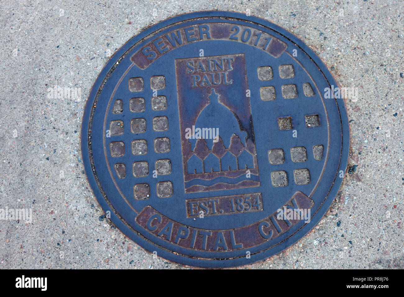 Manhole in St. Paul. St. Paul, Minnesota, USA Stock Photo - Alamy