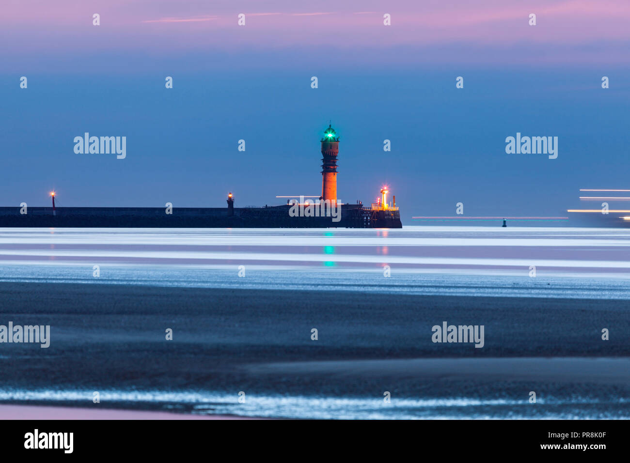 Dunkirk city pier hi-res stock photography and images - Alamy