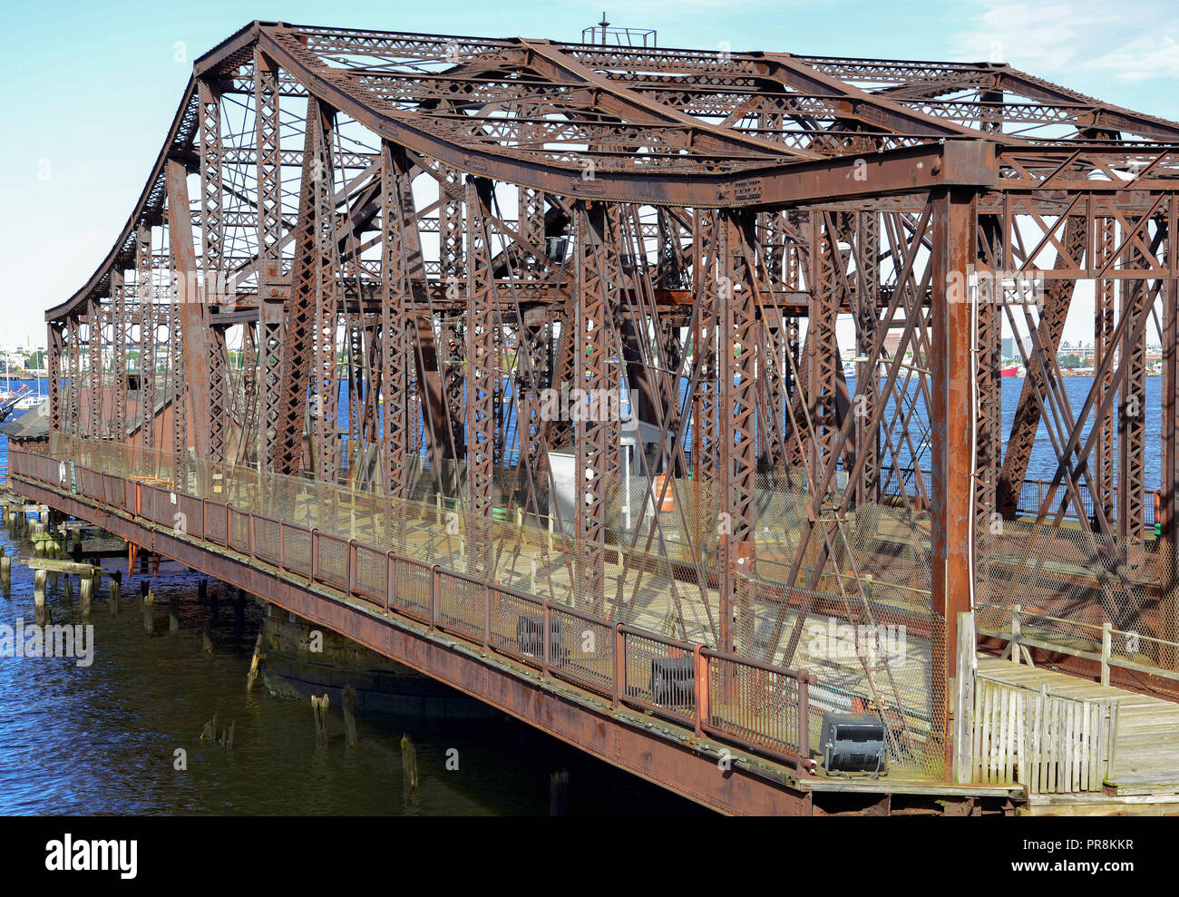 Old northern avenue bridge hi-res stock photography and images - Alamy
