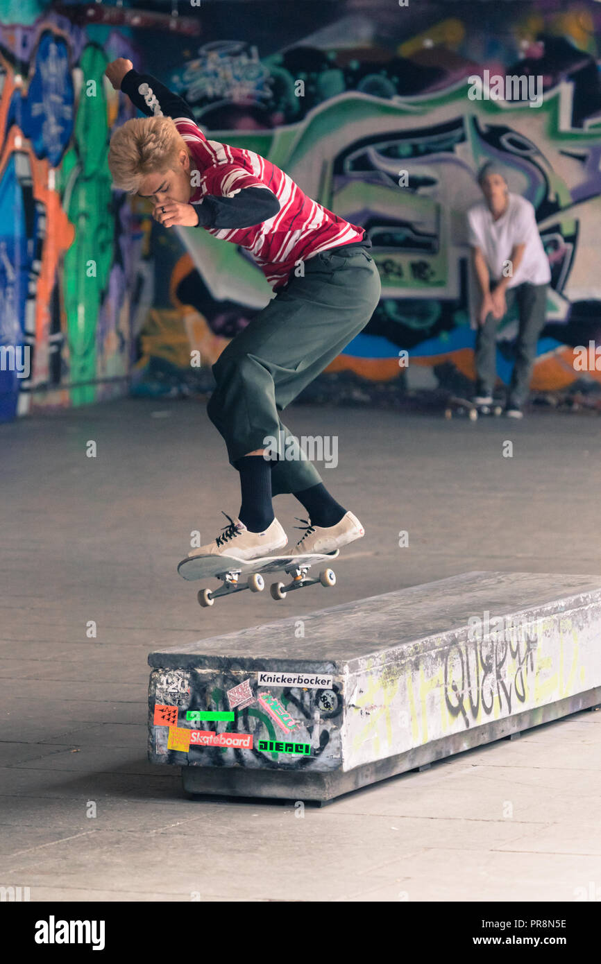 Flying skateboard hi-res stock photography and images - Alamy