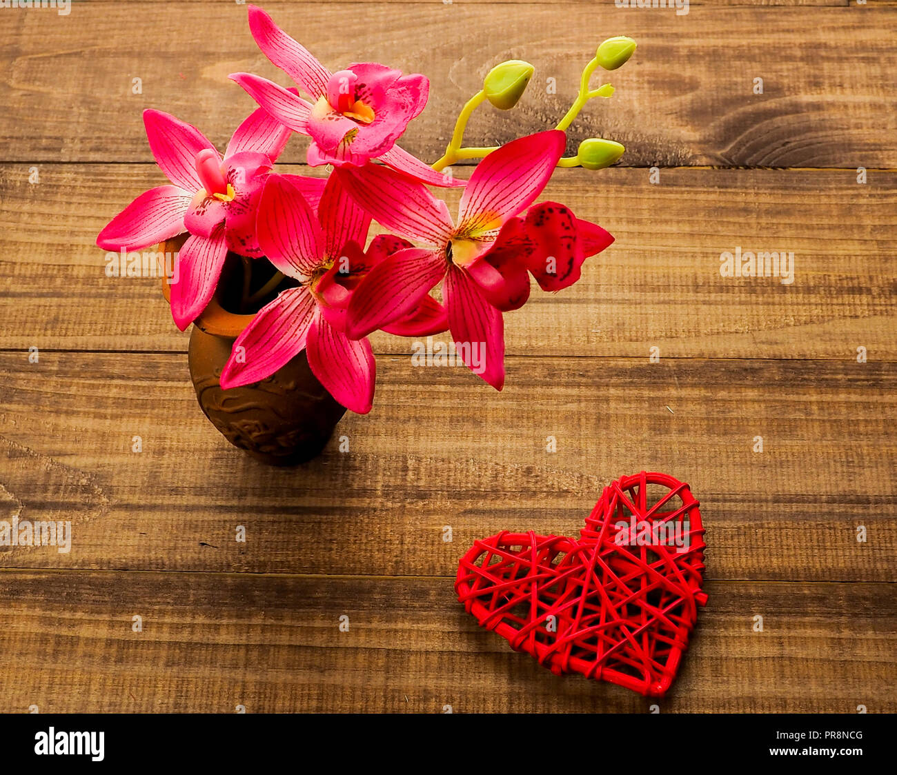 Blank present Valentine card on wooden background Stock Photo - Alamy